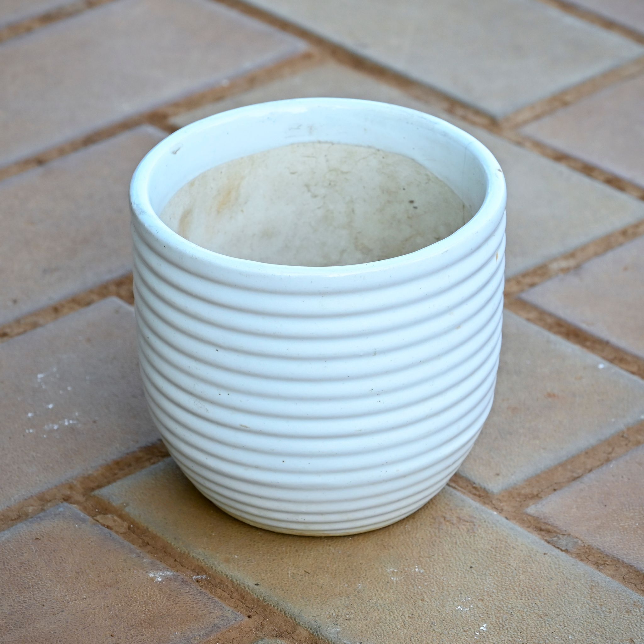 Free Next Day Delivery | 5 Inch Classy White Regal Glass Ceramic Pot ...